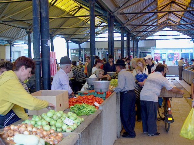 Piata Agroalimentara Alexandria.jpg